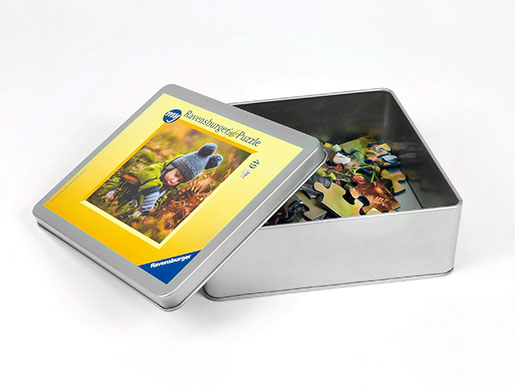 Small photo puzzle 49 pieces metall tin opened